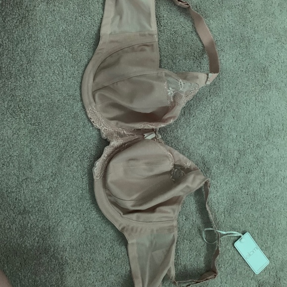 Elomi | Intimates & Sleepwear | Underwire Banded Stretch Cup Bra | Poshmark